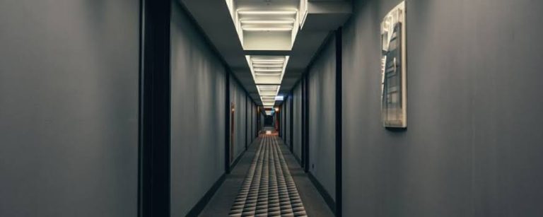 O que são 'espaços liminares', que causam medo e fobia nas pessoas ...